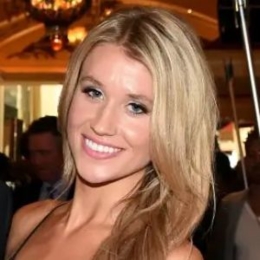 Dayna Douros Biography - Parents, Greek, Brother, Relationship, Husband ...