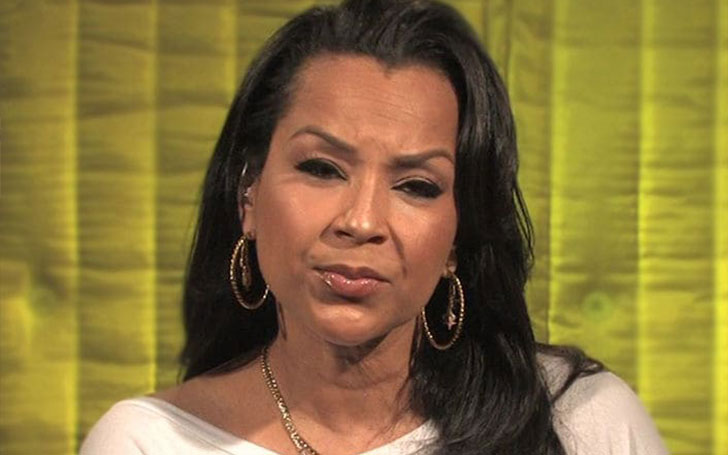Is Lisa Raye married and single?