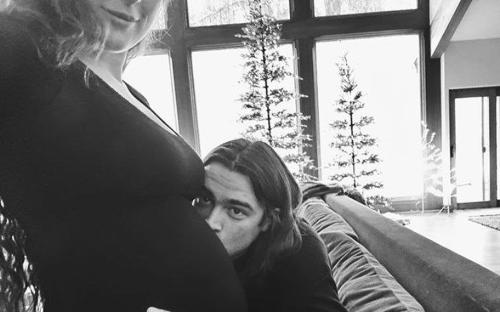Rumer Willis is Expecting Her First Child with Boyfriend Derek Richard ...